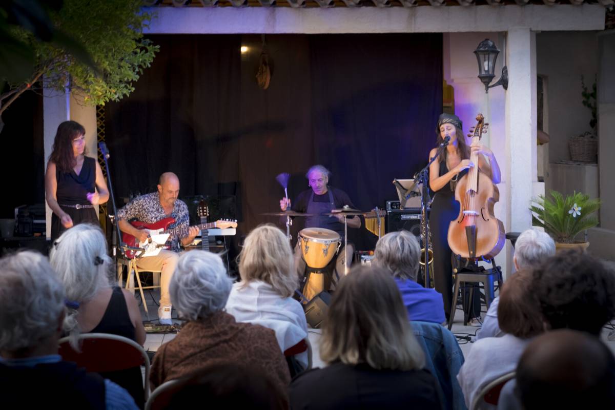 La scène - La voix de son être / Marie Stone